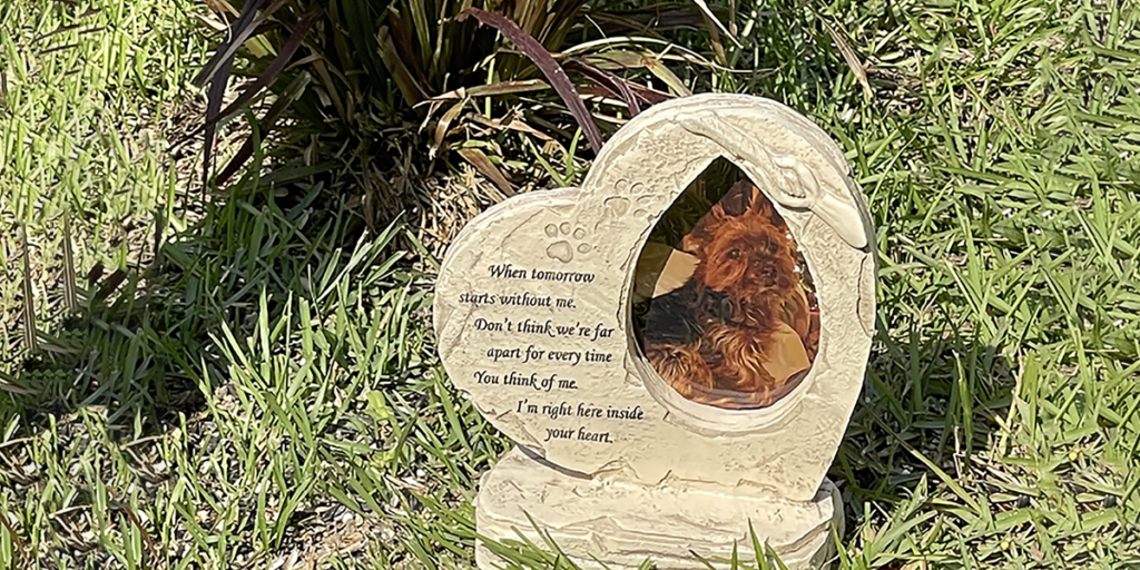 Upright headstones | Granite Upright Cemetery Monuments